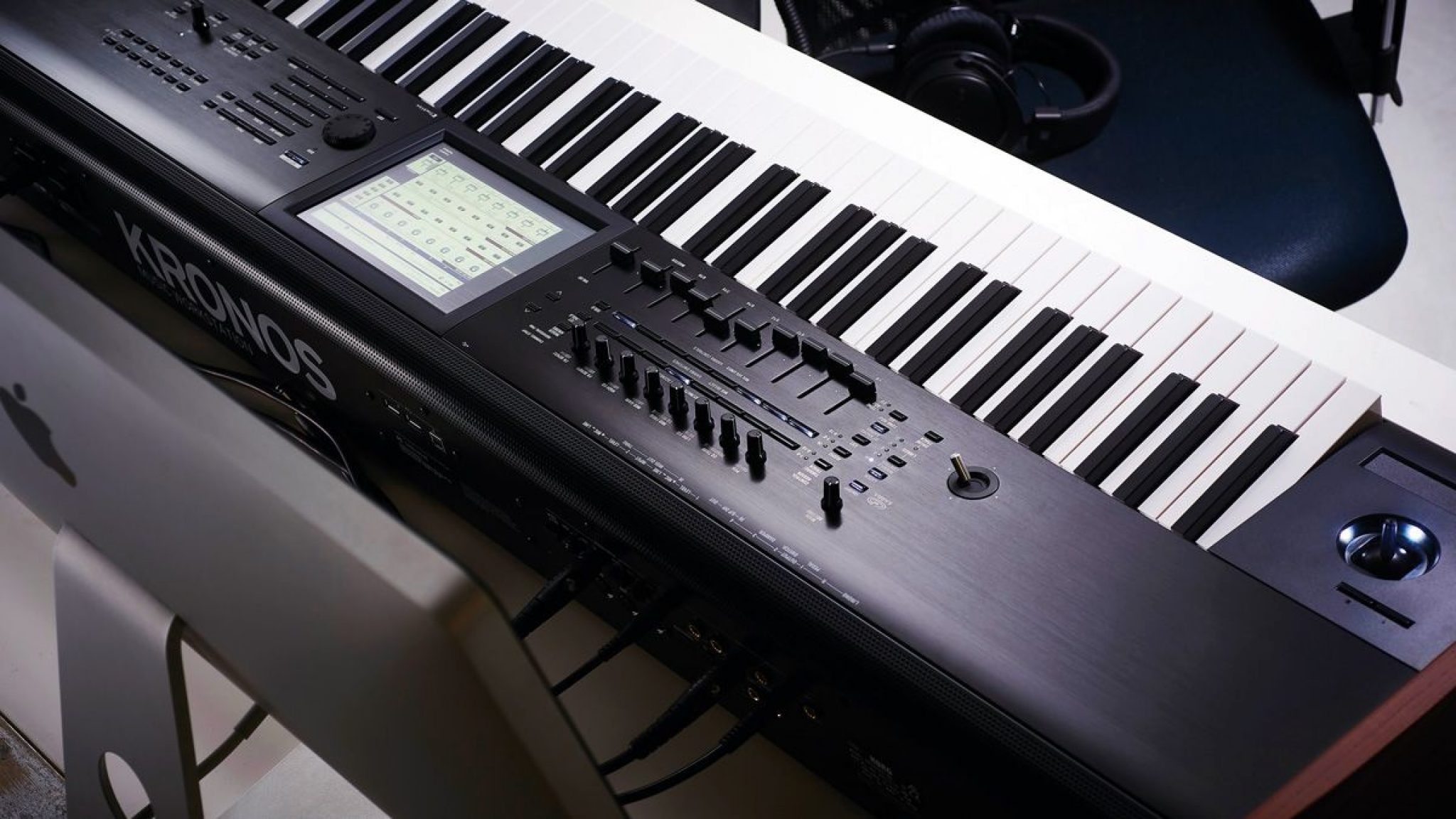 Korg Kronos LS Review - Best Piano Keyboards