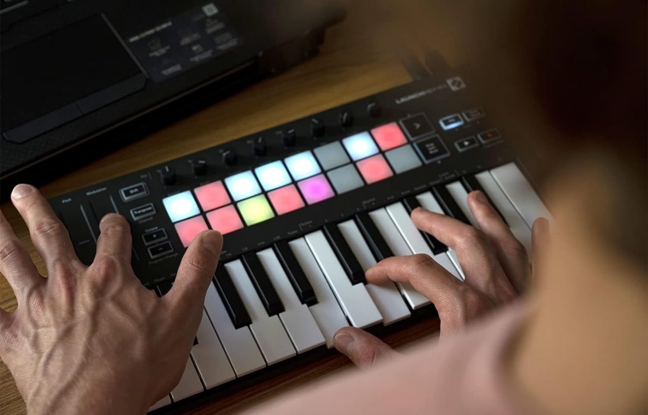 Novation Launchkey Review - Best Piano Keyboards